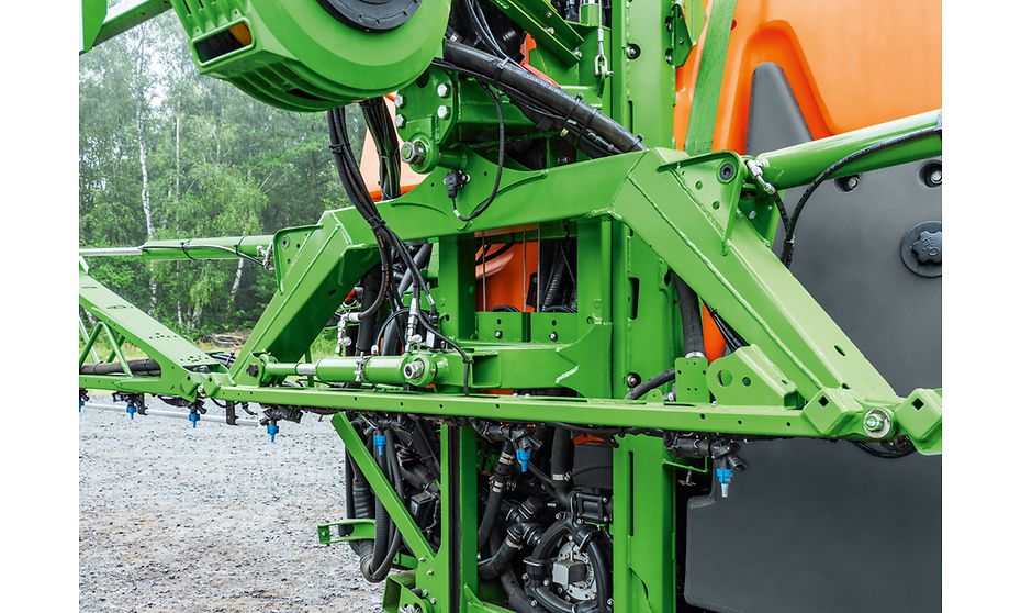 AMAZONE: ContourControl boom guidance for UF 02 mounted sprayers