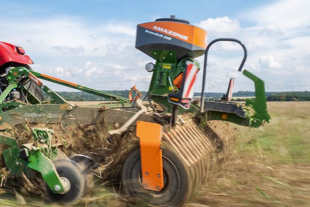 GreenDrill – Universal harrow-mounted seeder box for fine seeds and ...