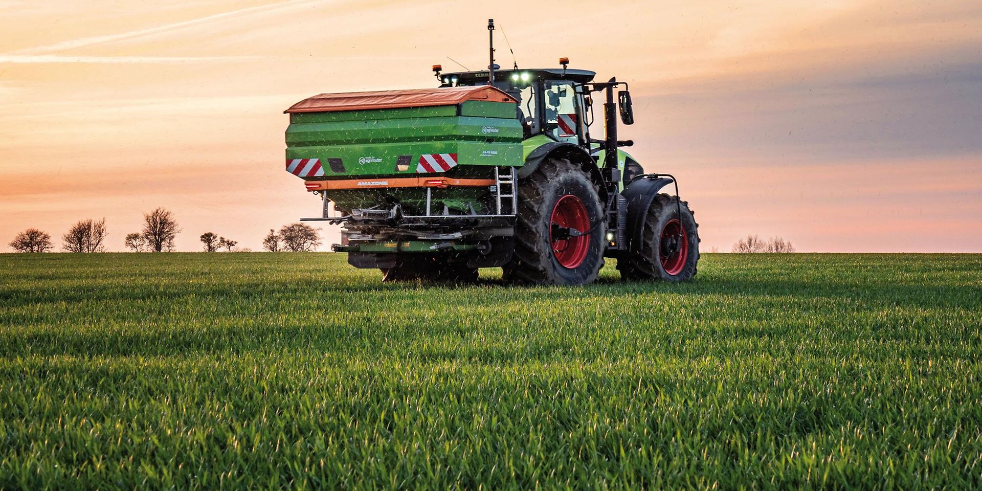 Perfection for precision fertilisation: TS spreading system