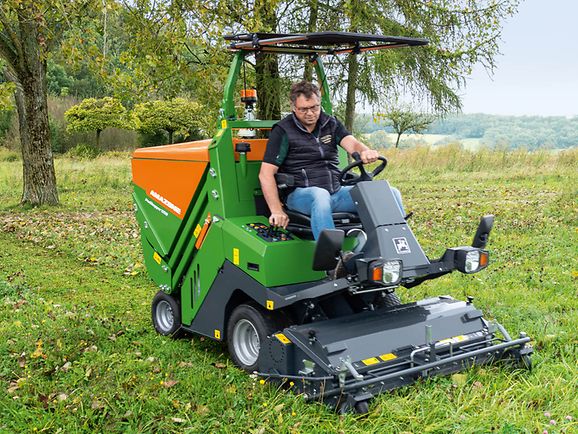 Profihopper 1250 SmartLine iDrive and 4WDi self-propelled mower