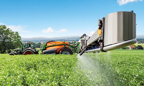 UX Super trailed sprayer