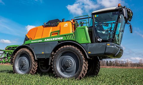 Pantera 4504 self-propelled sprayer
