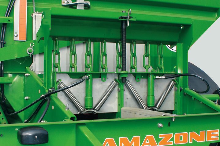 Hydraulic shutters