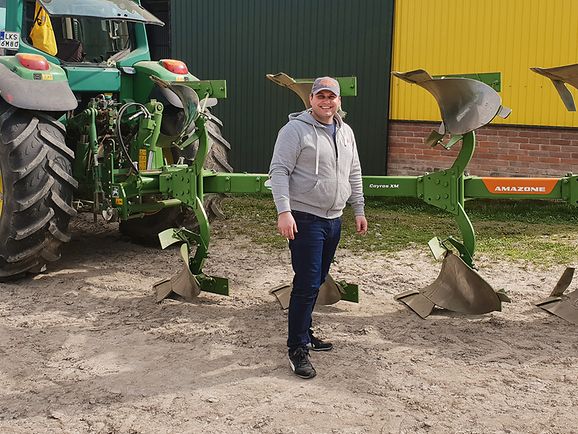 Cayros mounted reversible ploughs