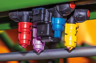 Electric individual nozzle control with actual 50 cm part-width section ...